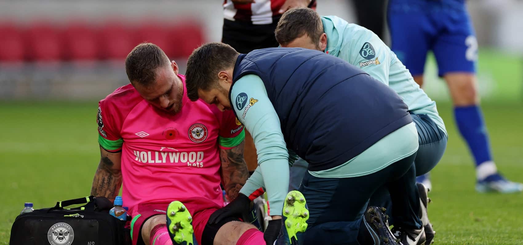 FPL notes: Why £3.9m Strakosha replaced Flekken + Rashford injury news ...