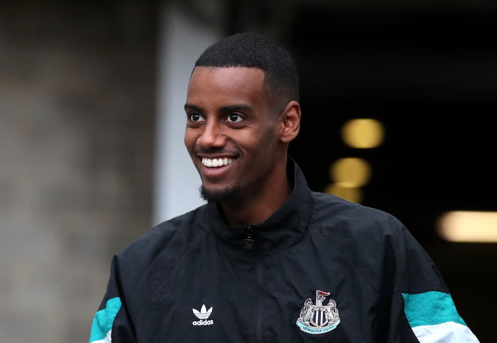 Newcastle v Palace team news: Magpies unchanged, Mateta starts